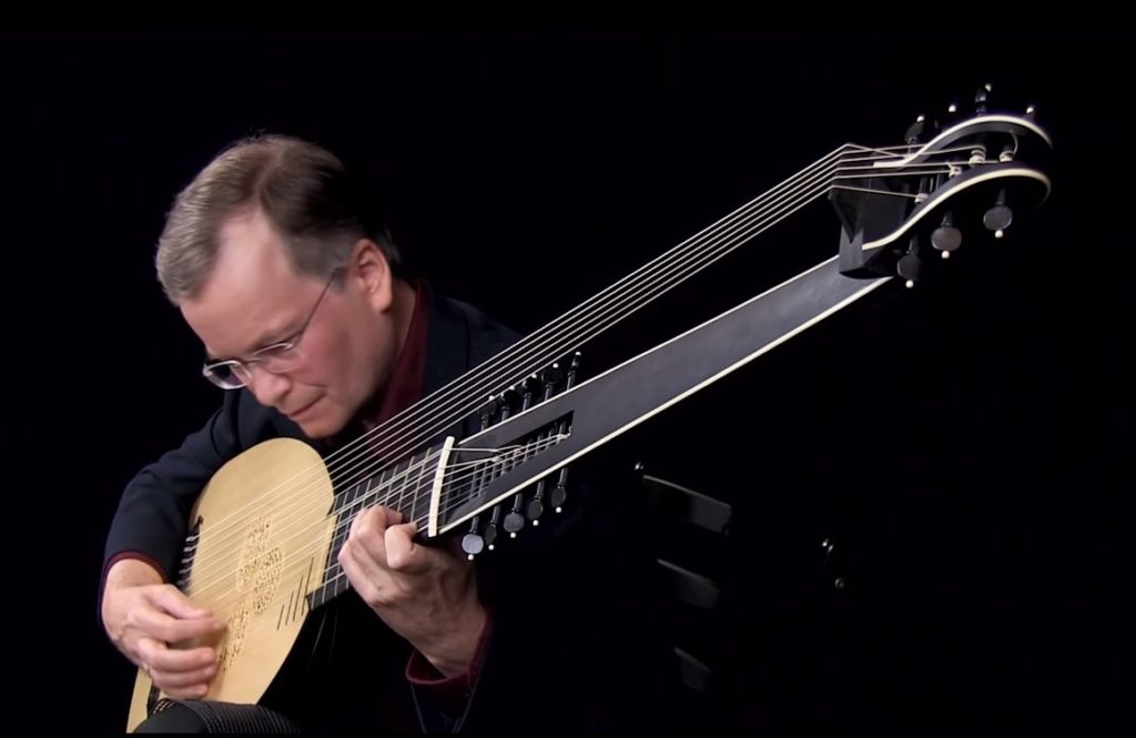 David Tayler Intepreta a J.S. Bach en un Archlute